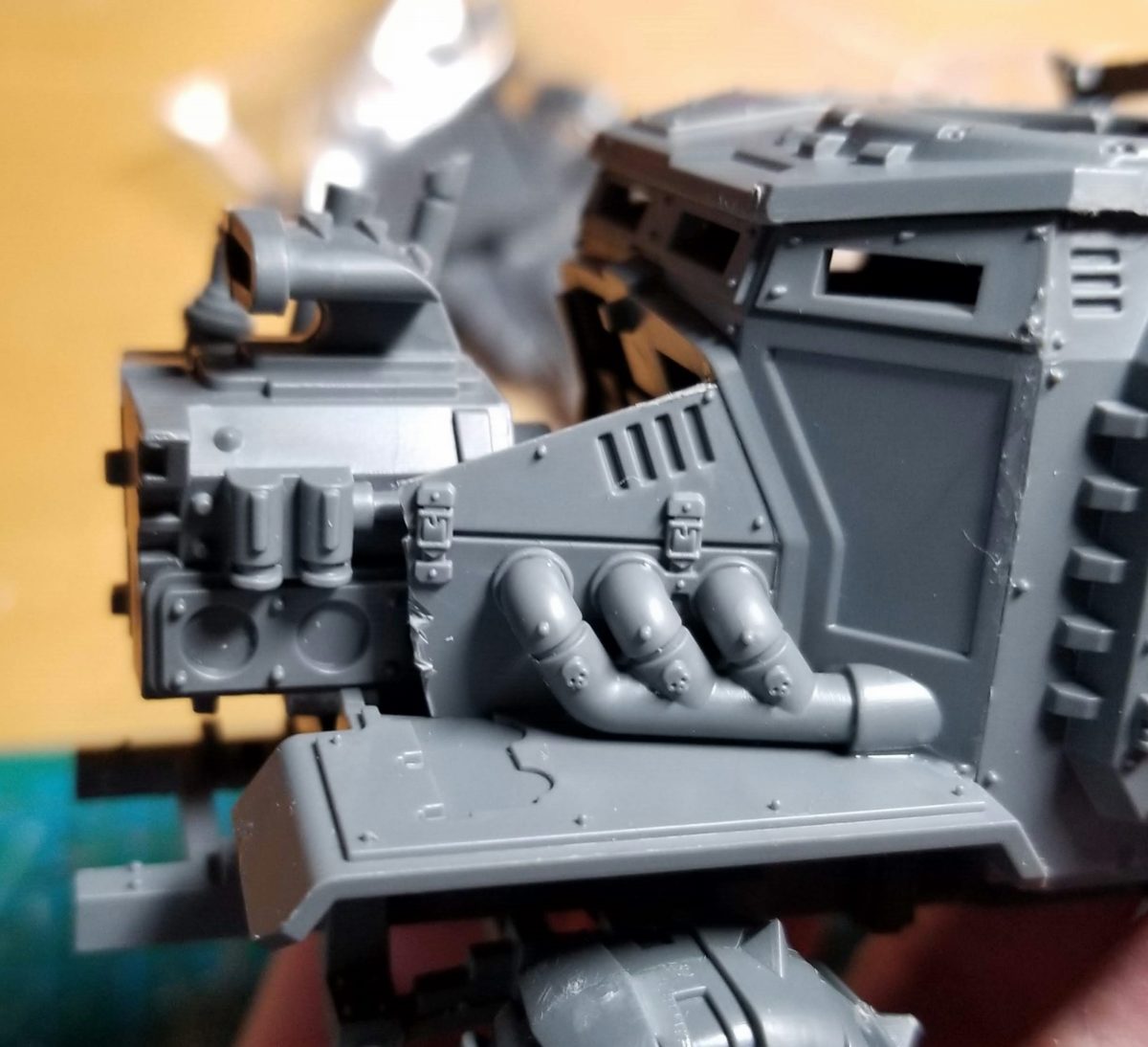 Converting a looted Taurox Prime into an Ork Trukk, part 2 – Yore