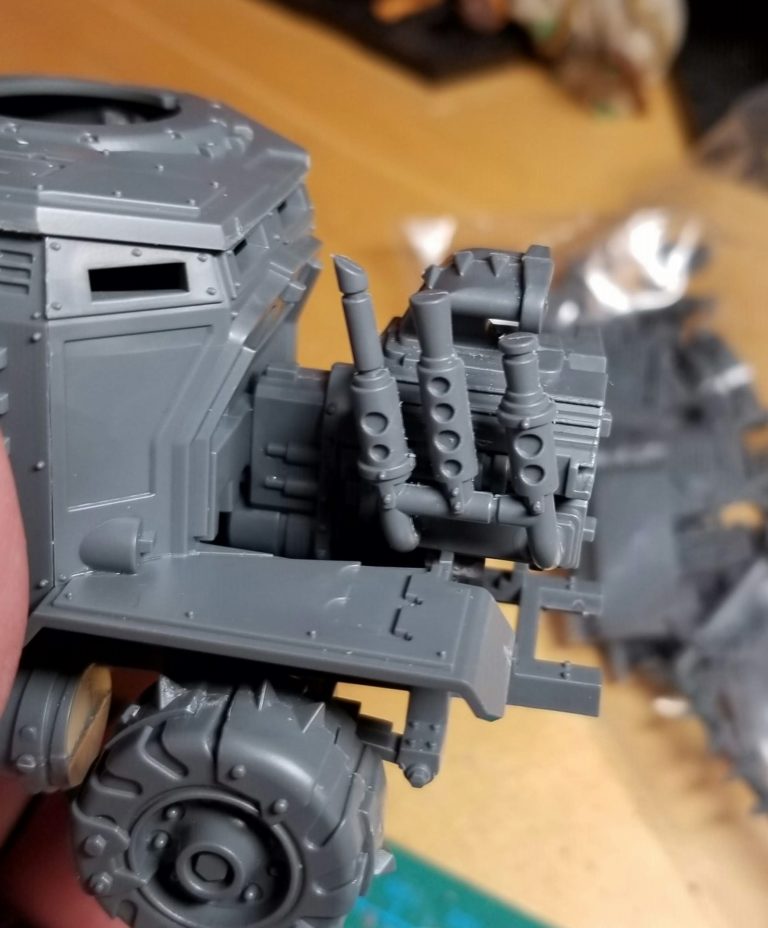 Converting a looted Taurox Prime into an Ork Trukk, part 2 – Yore