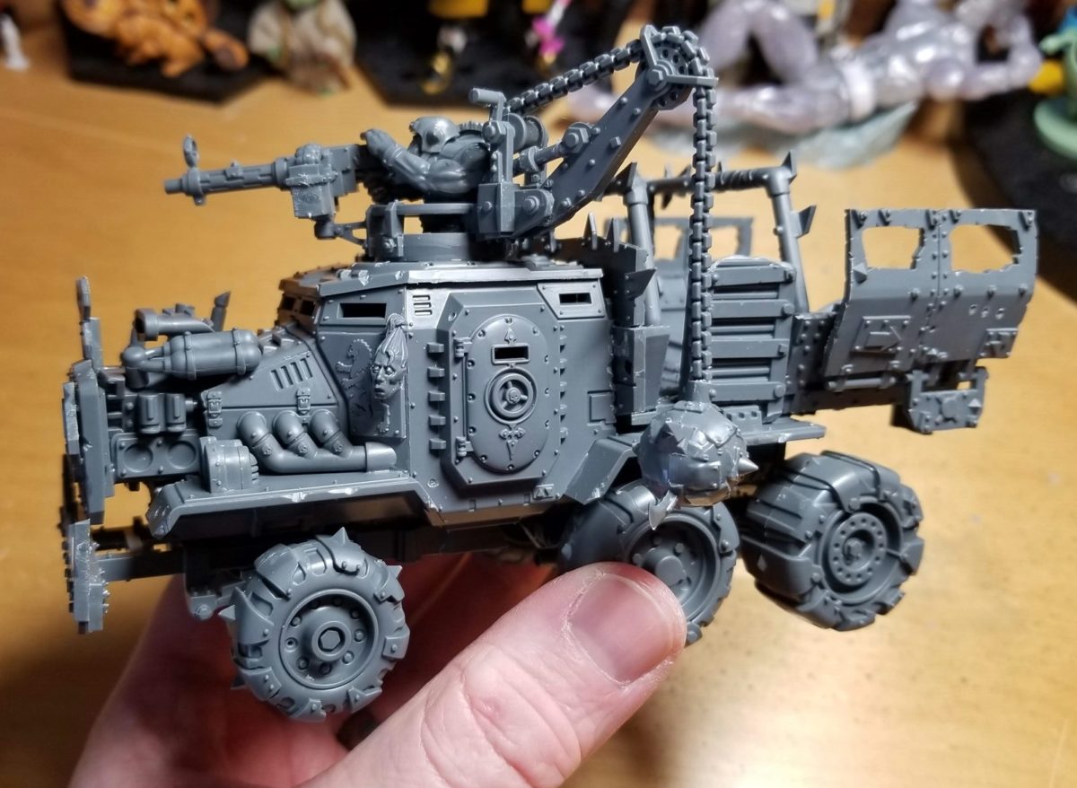 Converting a looted Taurox Prime into an Ork Trukk, part 2 – Yore