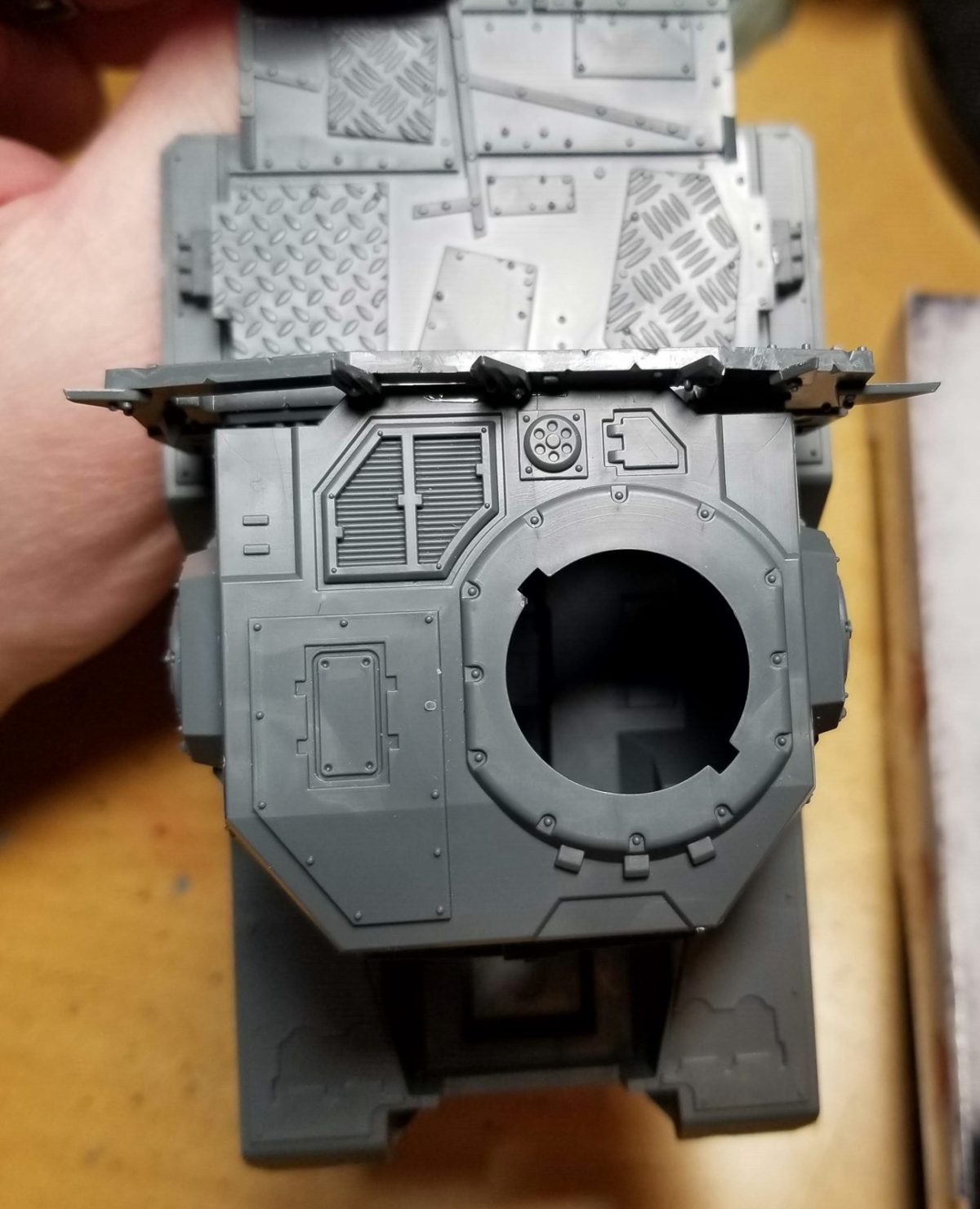 Converting a looted Taurox Prime into an Ork Trukk, part 1 – Yore